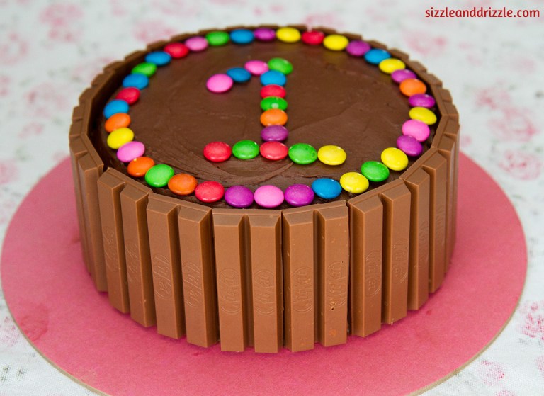 Kitkat Chocolate Cake – Sizzle and Drizzle